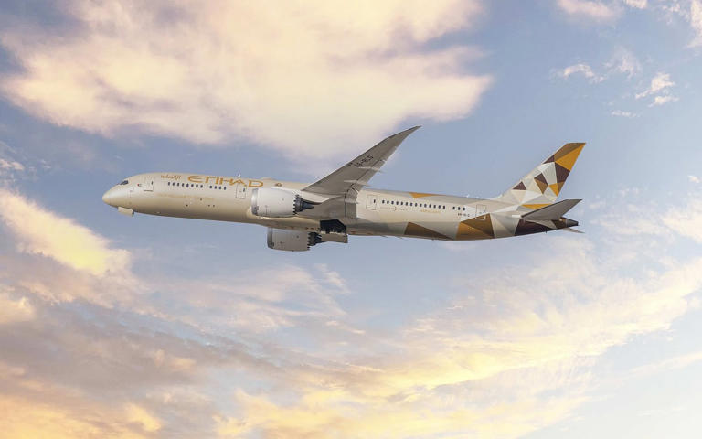 Etihad delays, cancels flights from UAE to Pakistan due to adverse weather
