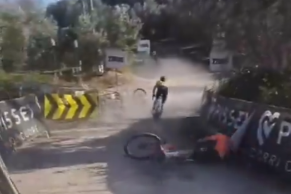 🎥 Nieuwe beelden onthullen harde val van Bernal: Colombiaan gaat met ...