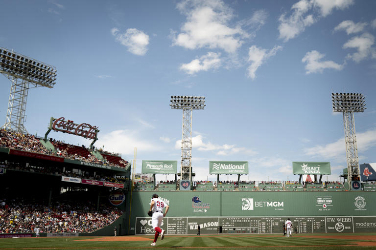 Red Sox Free Agent Signs Major League Contract, Heads Back to NL East