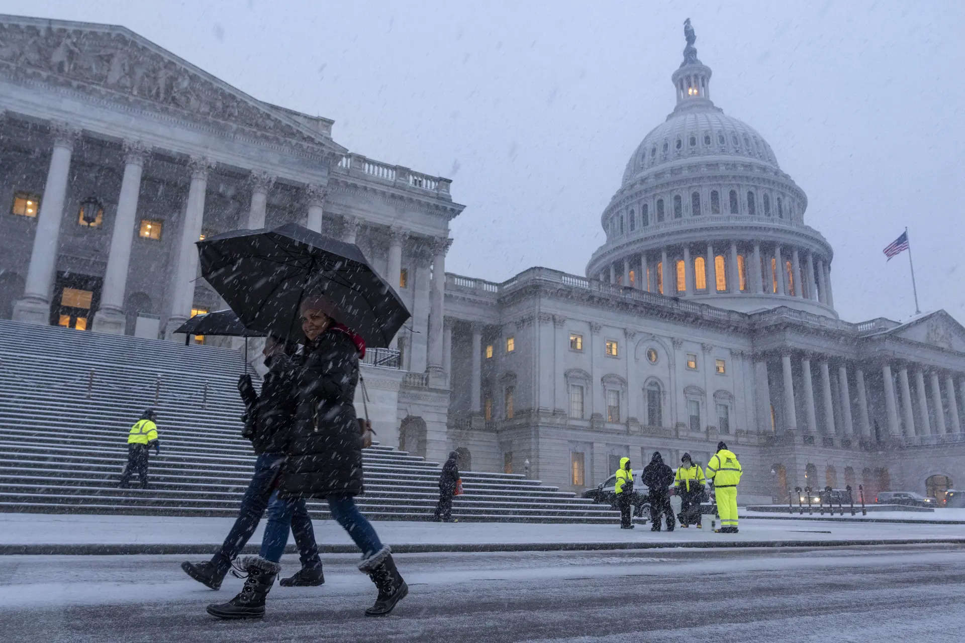 Snow Weather Report Today: Extreme cold warning issued as winter storm ...