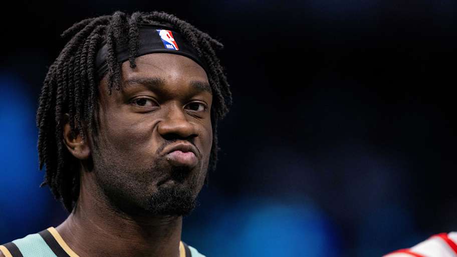 Hornets and Lakers meet nearly two weeks after rescinded trade