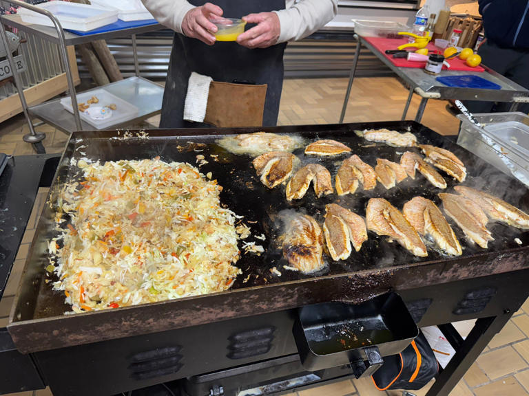 How to cook snapper, grouper, tangy slaw on grill. Presque Isle Fish ...