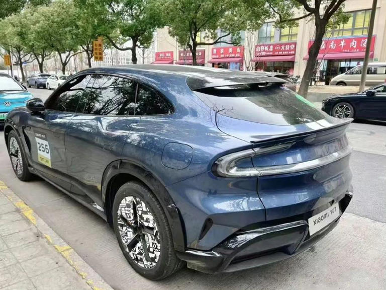 小米YU7新增车型完成申报：130+235kW 双电机