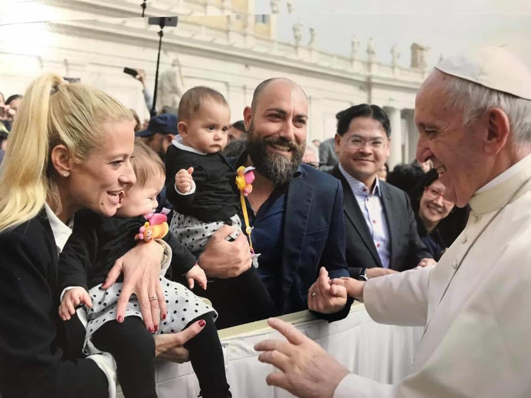 Christa Rigozzi betet für den kranken Papst