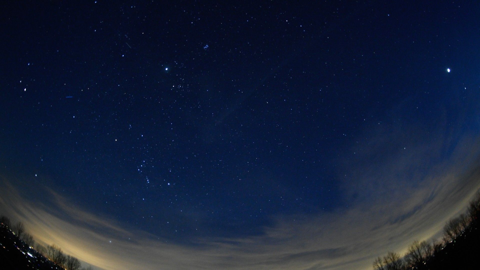 7 planets are aligned in the night sky right now. But what's that mean ...