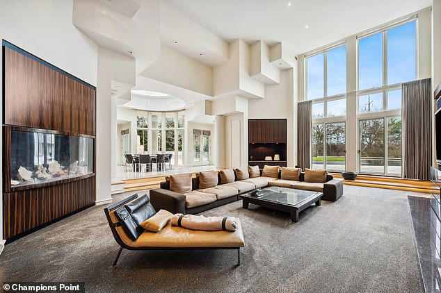 Live like his Royal Airness! Rent Michael Jordan's old $10M mansion ...