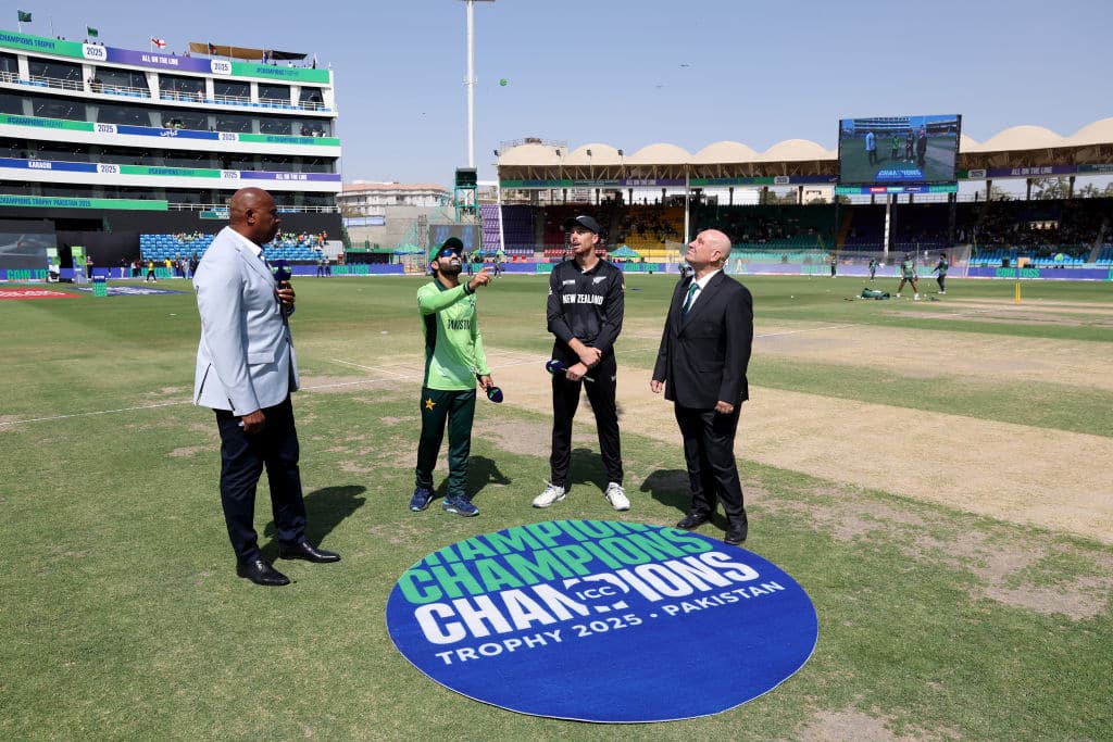 PAK vs NZ: Ex-England captain asks 'where's the crowd' at Karachi ...