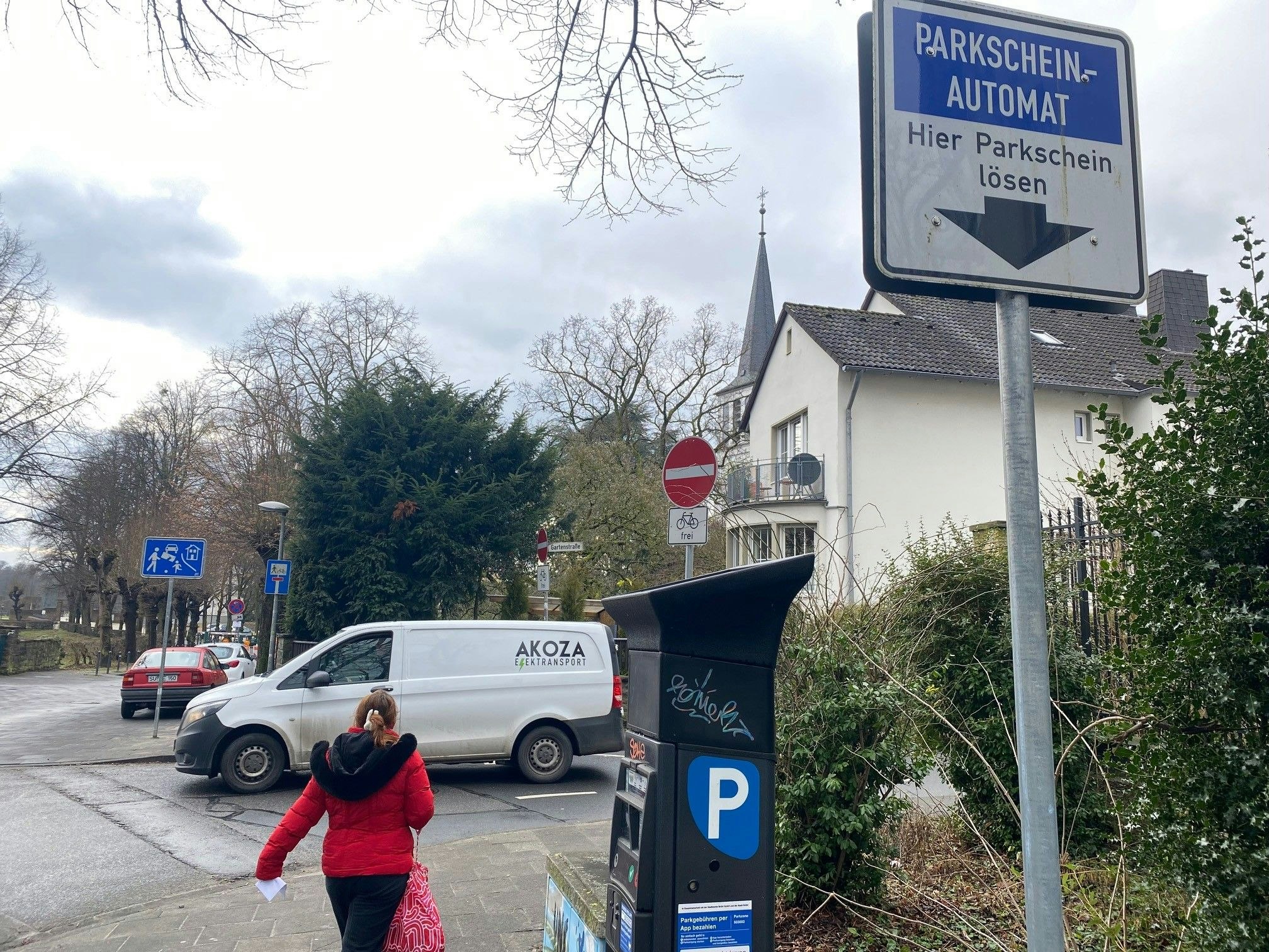 Zur Erhöhung der Parkgebühren: Die Ratsmehrheit in Brühl hat eine ...
