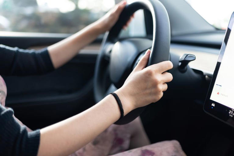 Drivers with kids warned of common car insurance mistake bringing £ ...