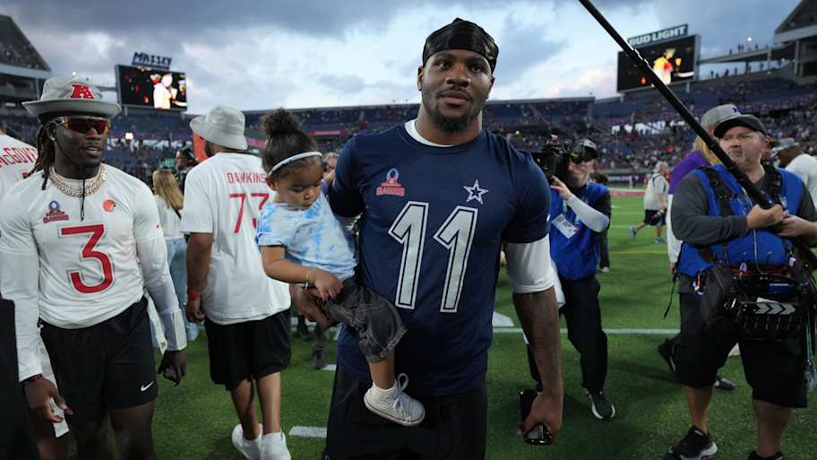 Micah Parsons' brother sounds off on contract talks ahead of NFL free ...