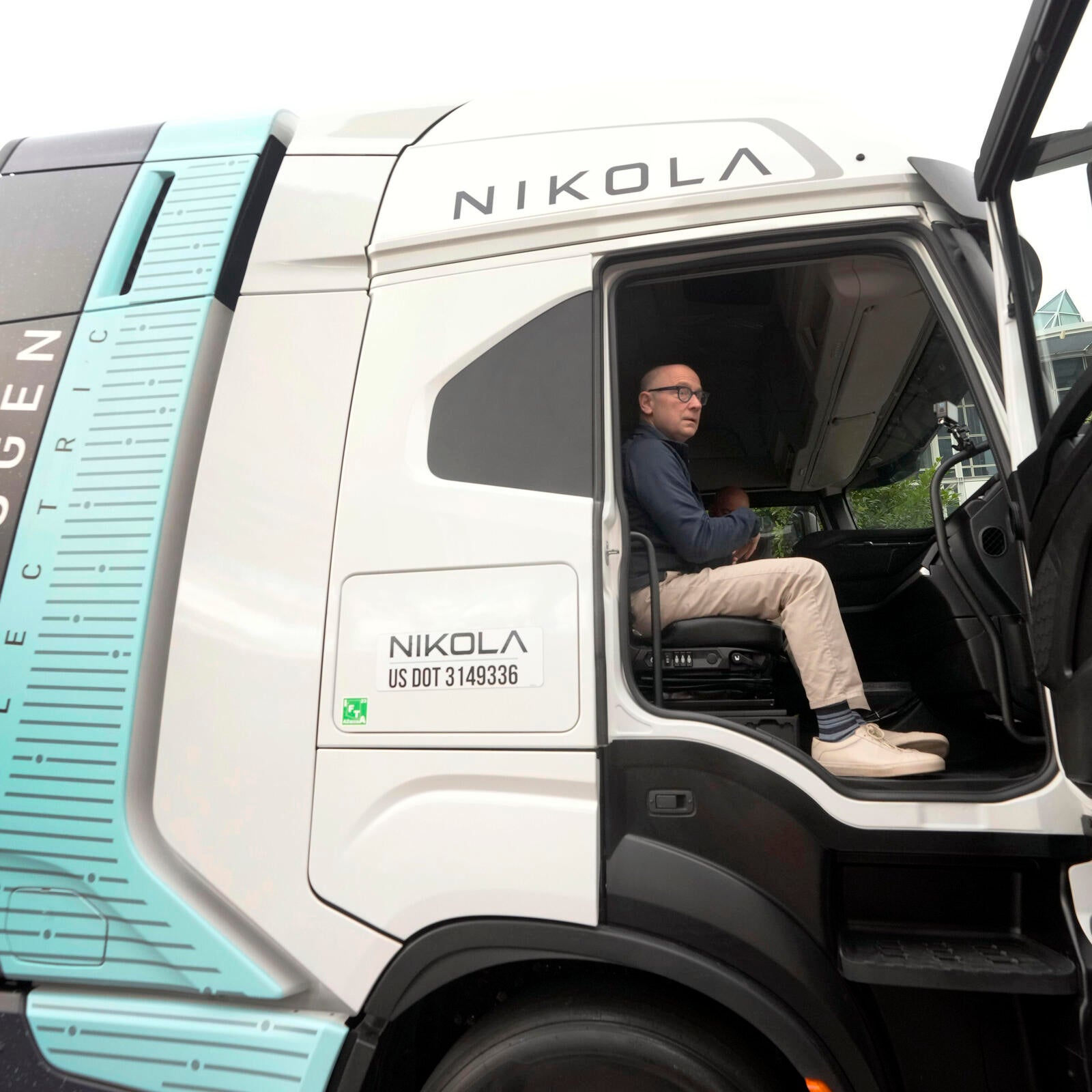 Nikola EV maker, once valued at $30 billion, files for bankruptcy