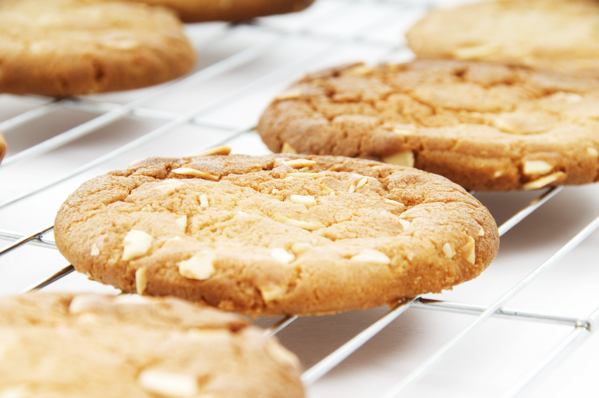 20 healthy, budget snacks for families on the go