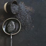 Connaissez-vous le sésame noir, addictif et moins gras que le blanc