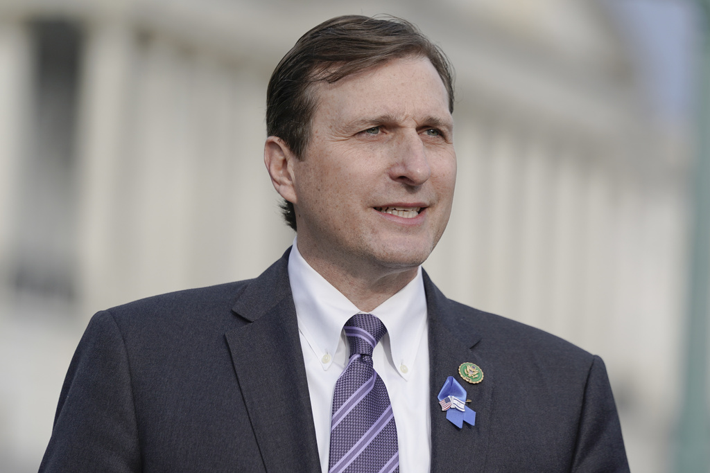 Rep. Goldman accuses Trump of 'dozens of impeachable offenses' amid ...