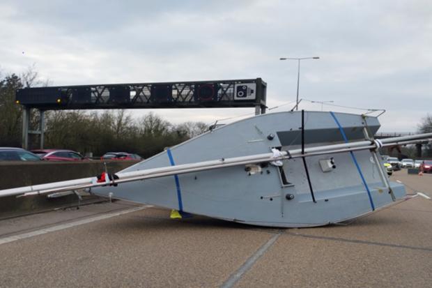 First picture of M25 ‘shipwreck’ as fallen boat causes huge traffic delays