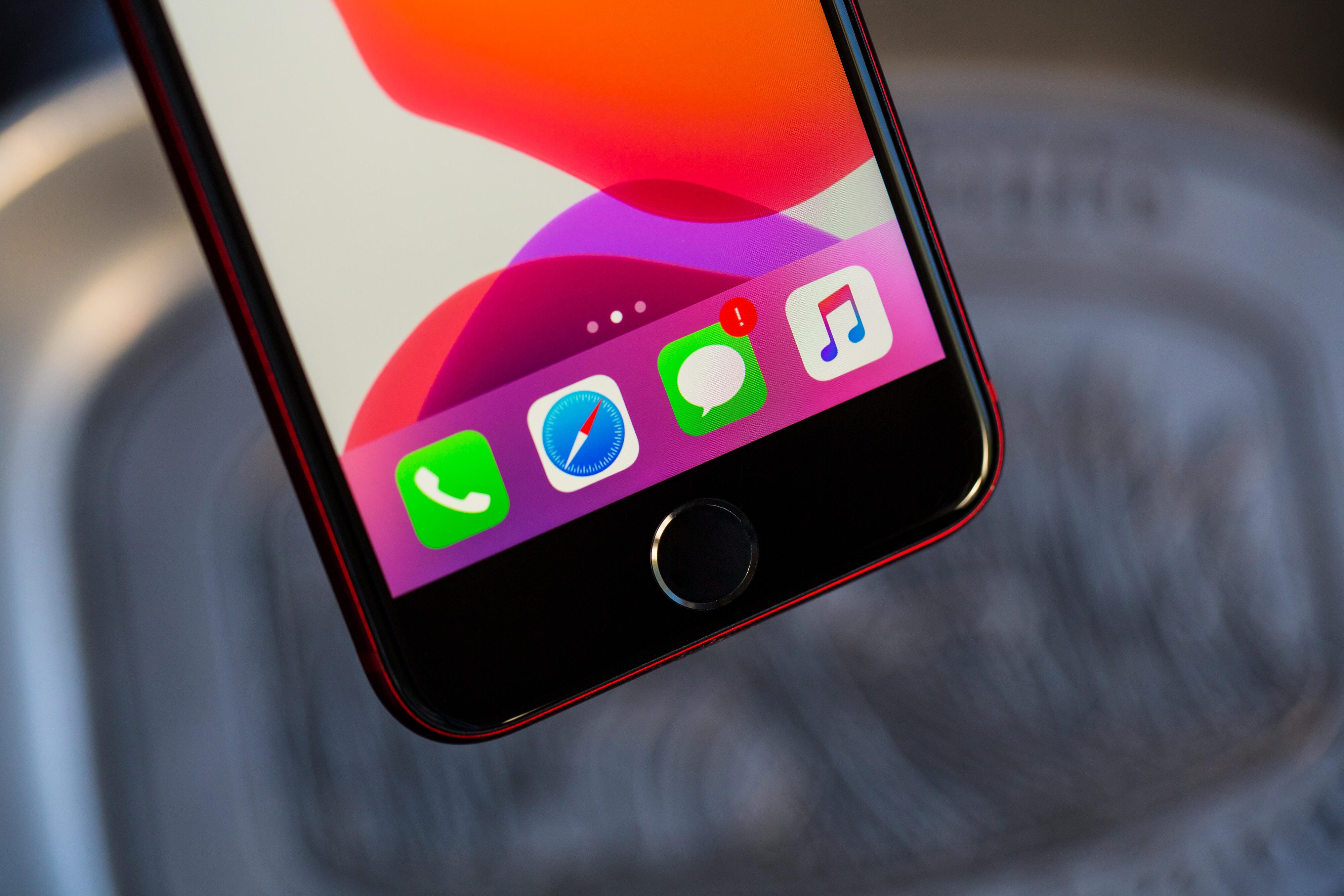 The New iPhone 16E Is the Final Death of Small Phones