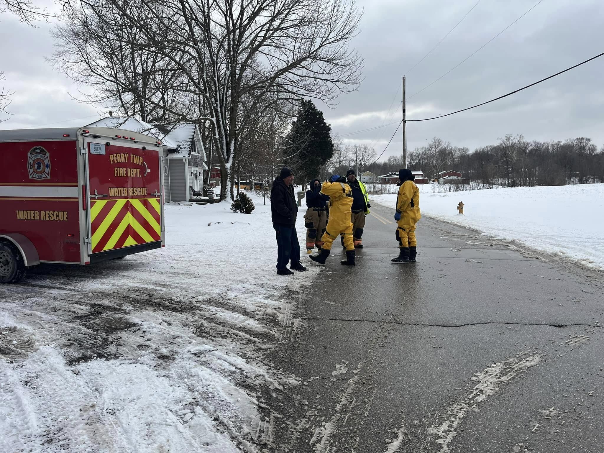 2 people rescued after car sinks into flooded water in Vanderburgh Co.