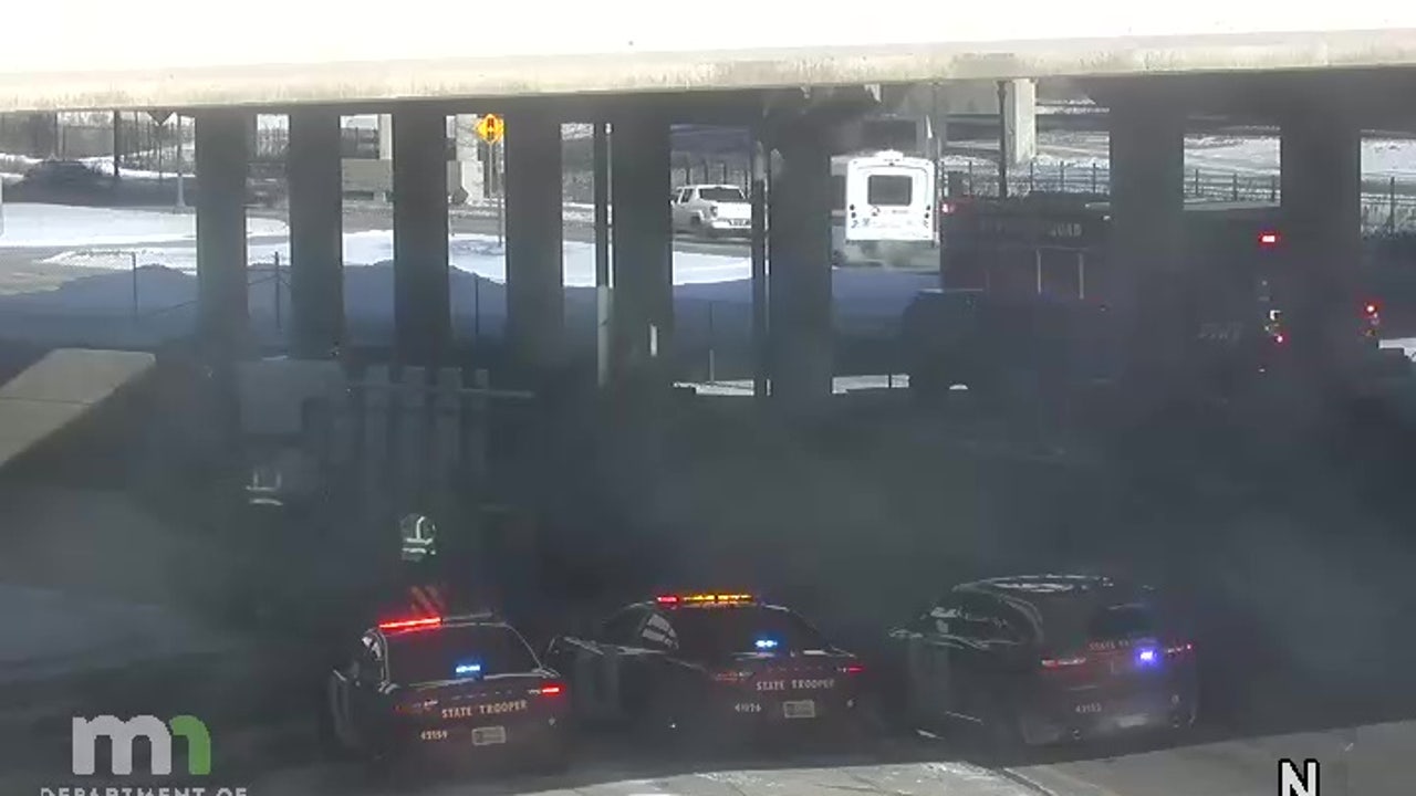 Tanker rollover spills 1,500 gallons of salt brine near I-94 in St. Paul