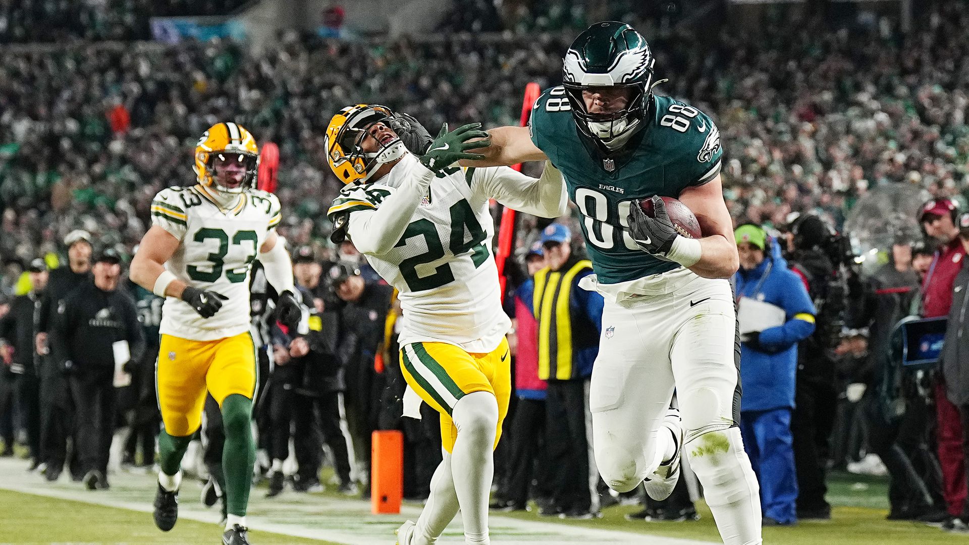What should the Eagles do with Dallas Goedert?