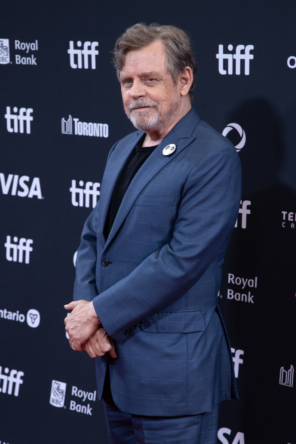 Mark Hamill’s pants fall down in apparent wardrobe malfunction on ...