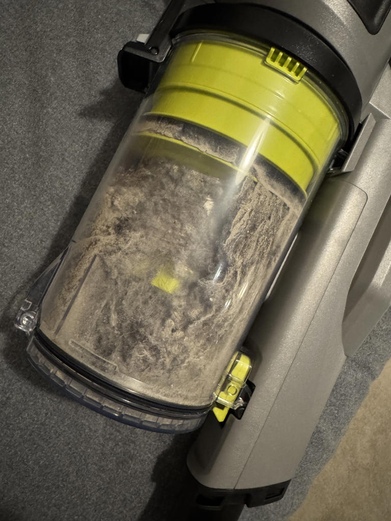 PHOTOS: Flurries, light snow accumulation seen across Central Texas