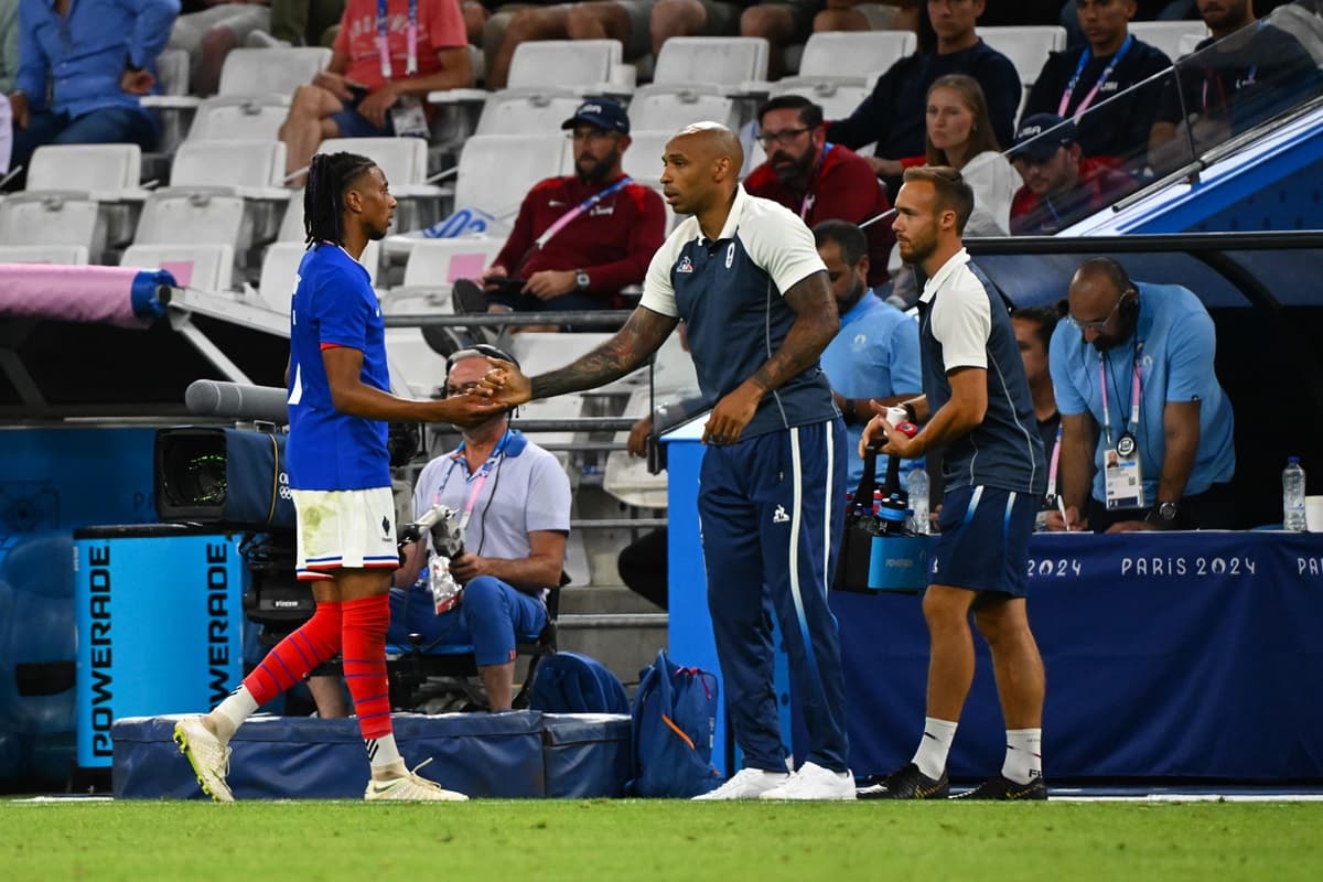 "C’est Titi maintenant, plus coach?": quand Thierry Henry taquine ...