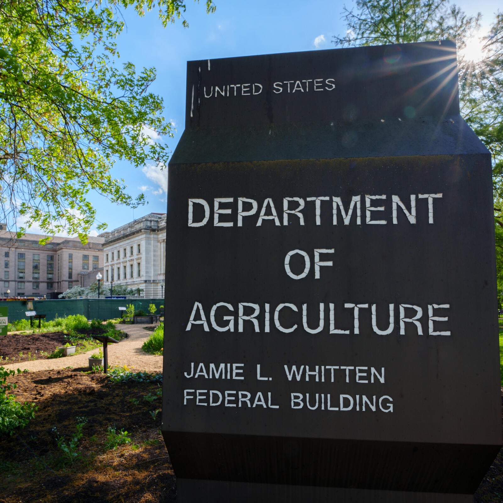 USDA says it is trying to rehire bird flu experts it mistakenly fired
