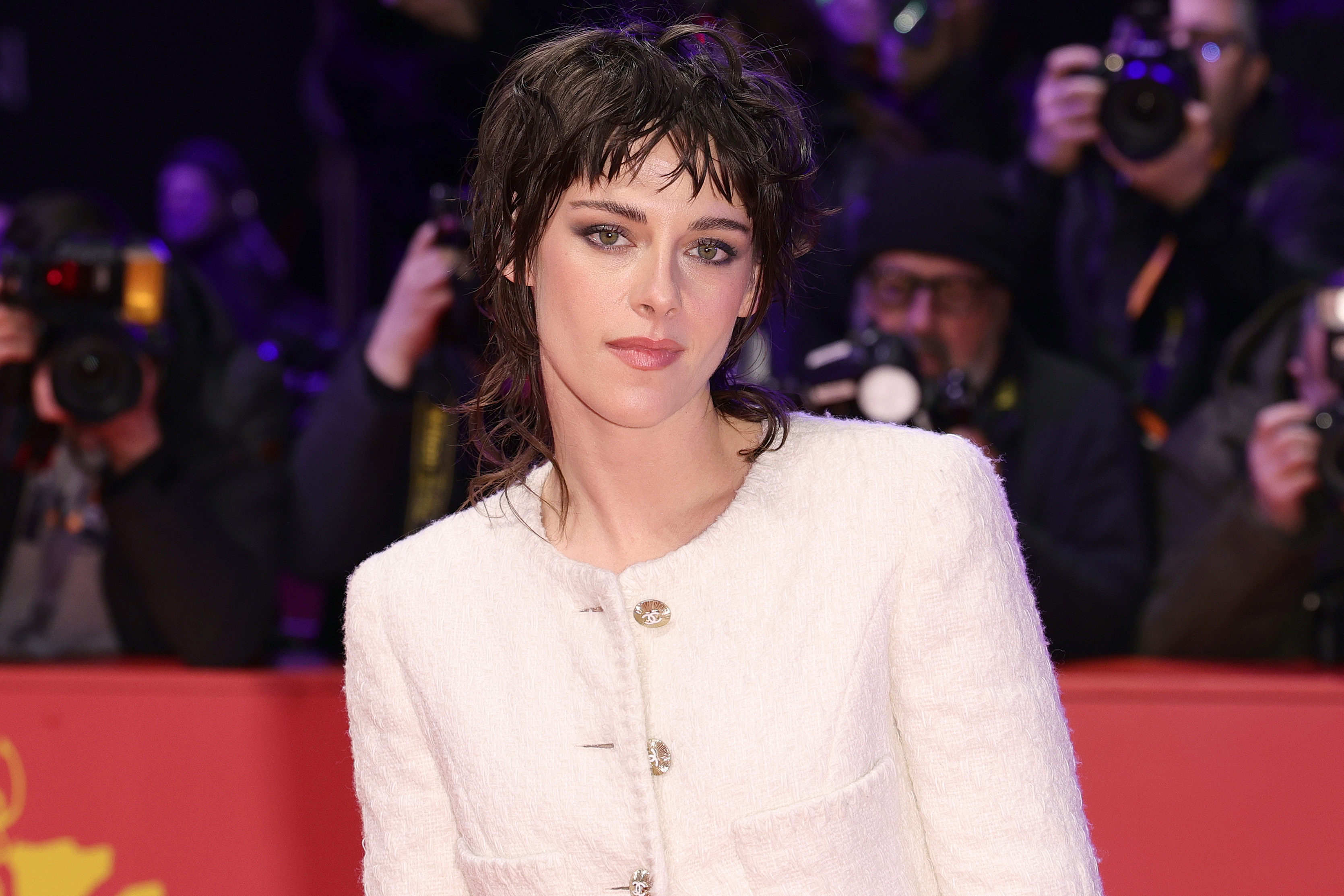 Kristen Stewart Shows Off Drastic Hair Transformation