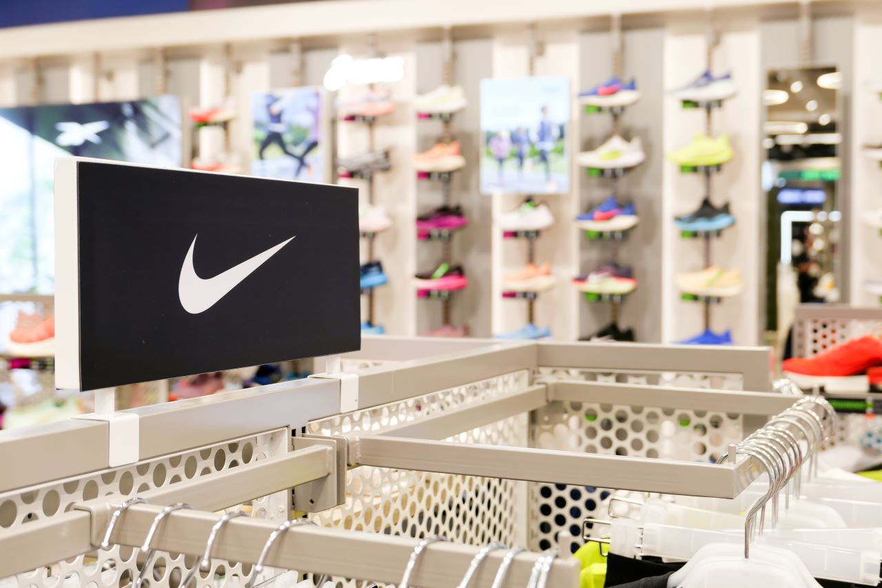 Nike lance une nouvelle marque avec cette très célèbre enseigne de mode ...