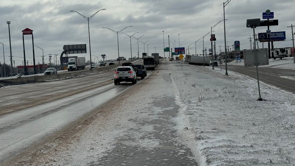 Traffic backup on I-35 near South 89th due to multiple semis off roadway