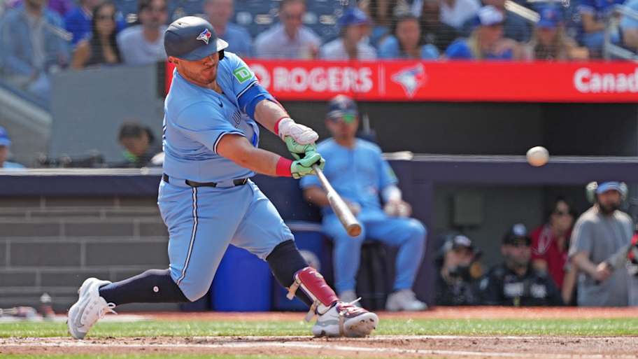 2025 Fantasy Baseball: Alejandro Kirk Profile, Preview, Predictions