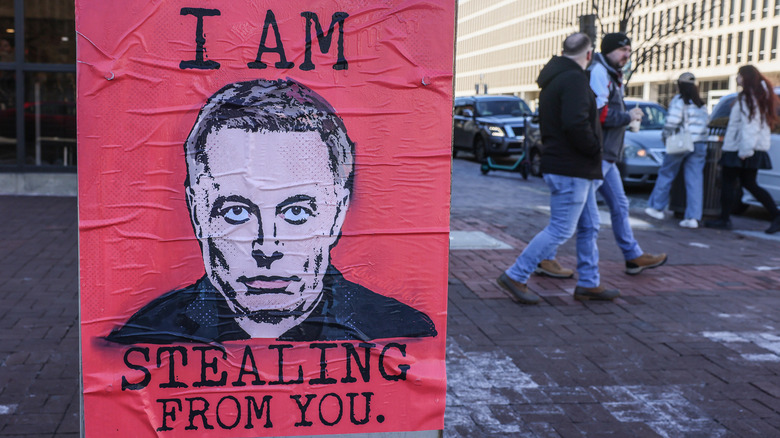 Musk's New Plan To Get His $56 Billion: Change The Law