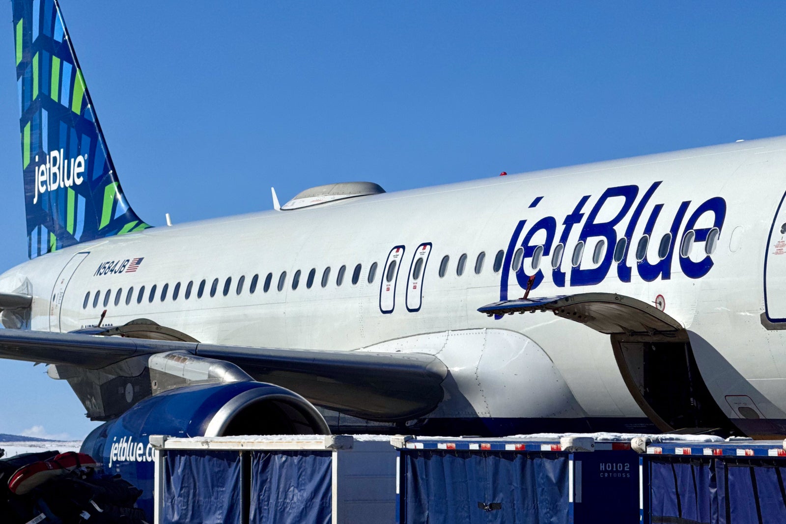 JetBlue Plus Card vs. JetBlue Premier Card: Should you go mid-tier or ...