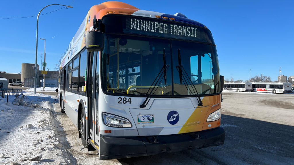 Winnipeg Transit introduces 1st in planned fleet of zero-emission buses