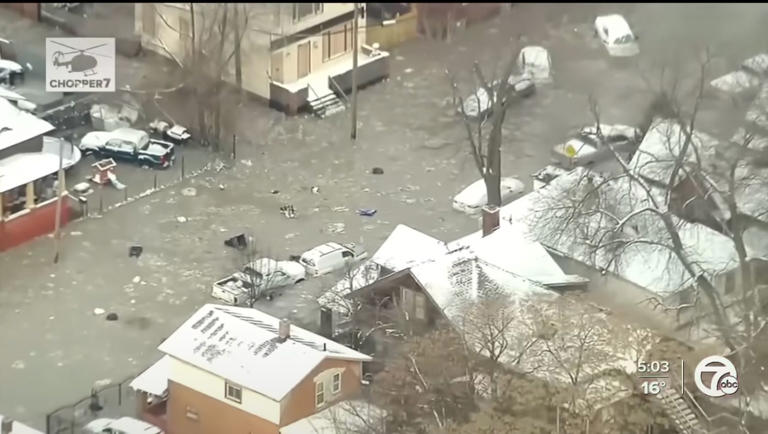 About 300 Detroit residents forced to evacuate their homes due to a ...