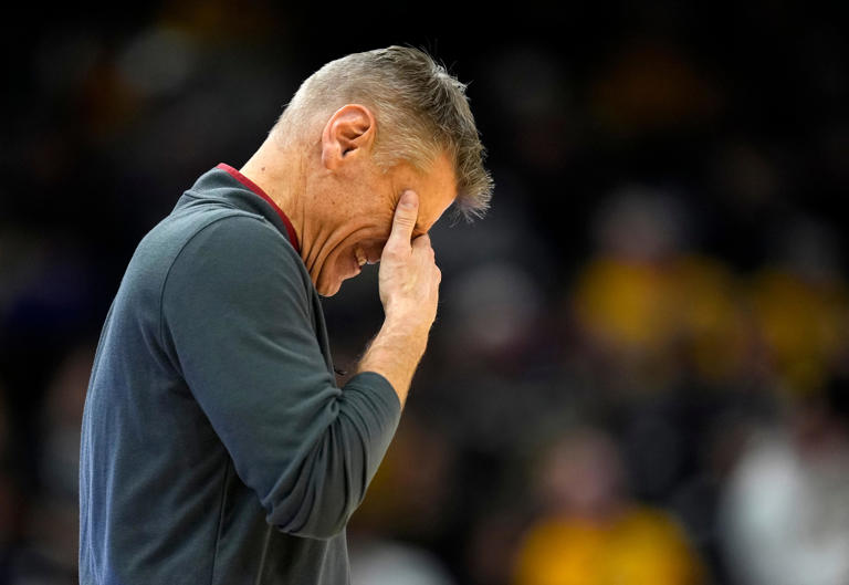 Pressure mounting for Oklahoma's Porter Moser after another blowout loss