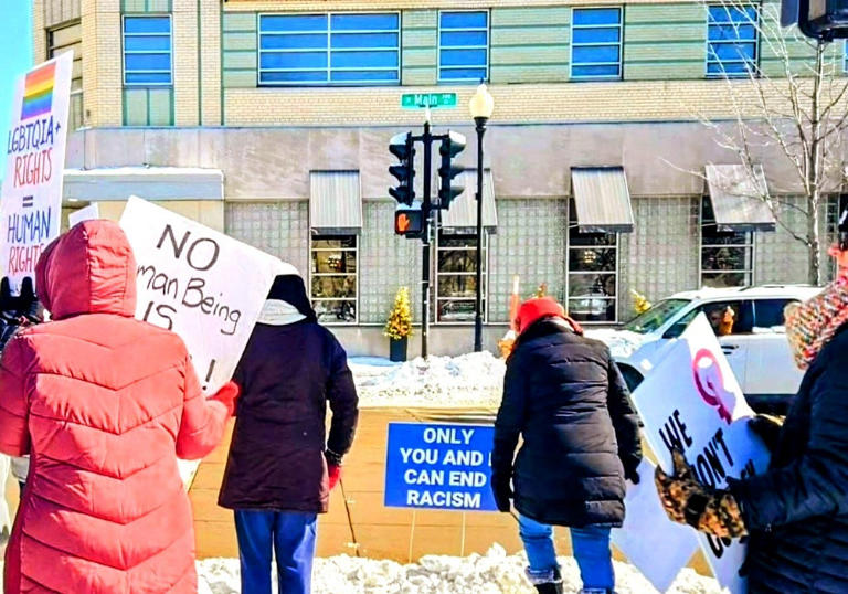 70 protesters stage anti-Trump rally at Opera House Square Park on ...