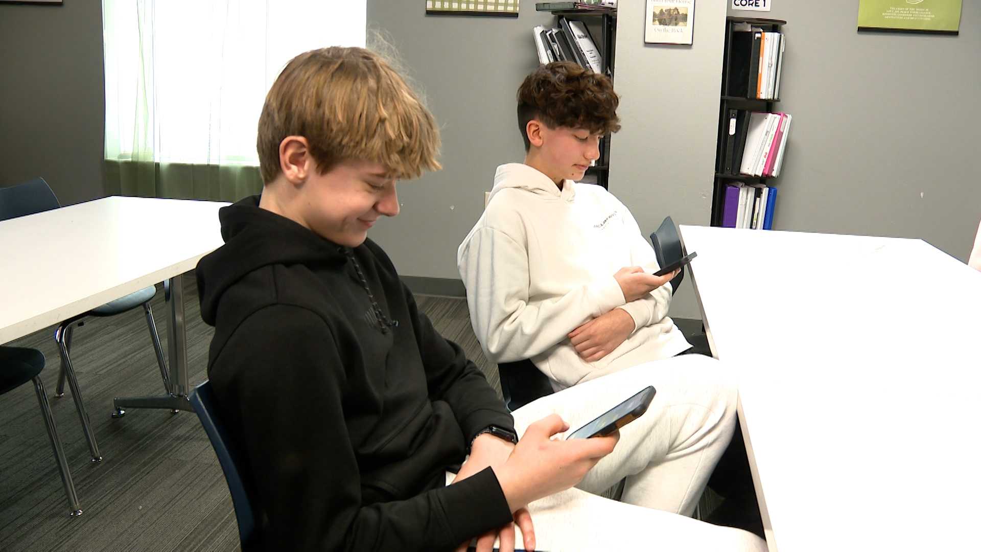 Iowa 8th graders put to the test with 'digital fast'