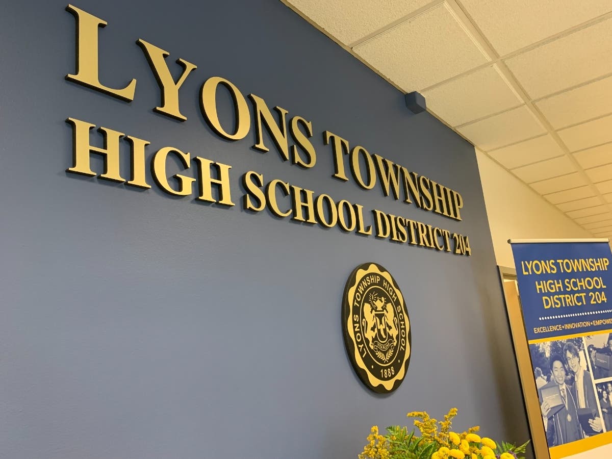 Lyons Township High Teacher Dies