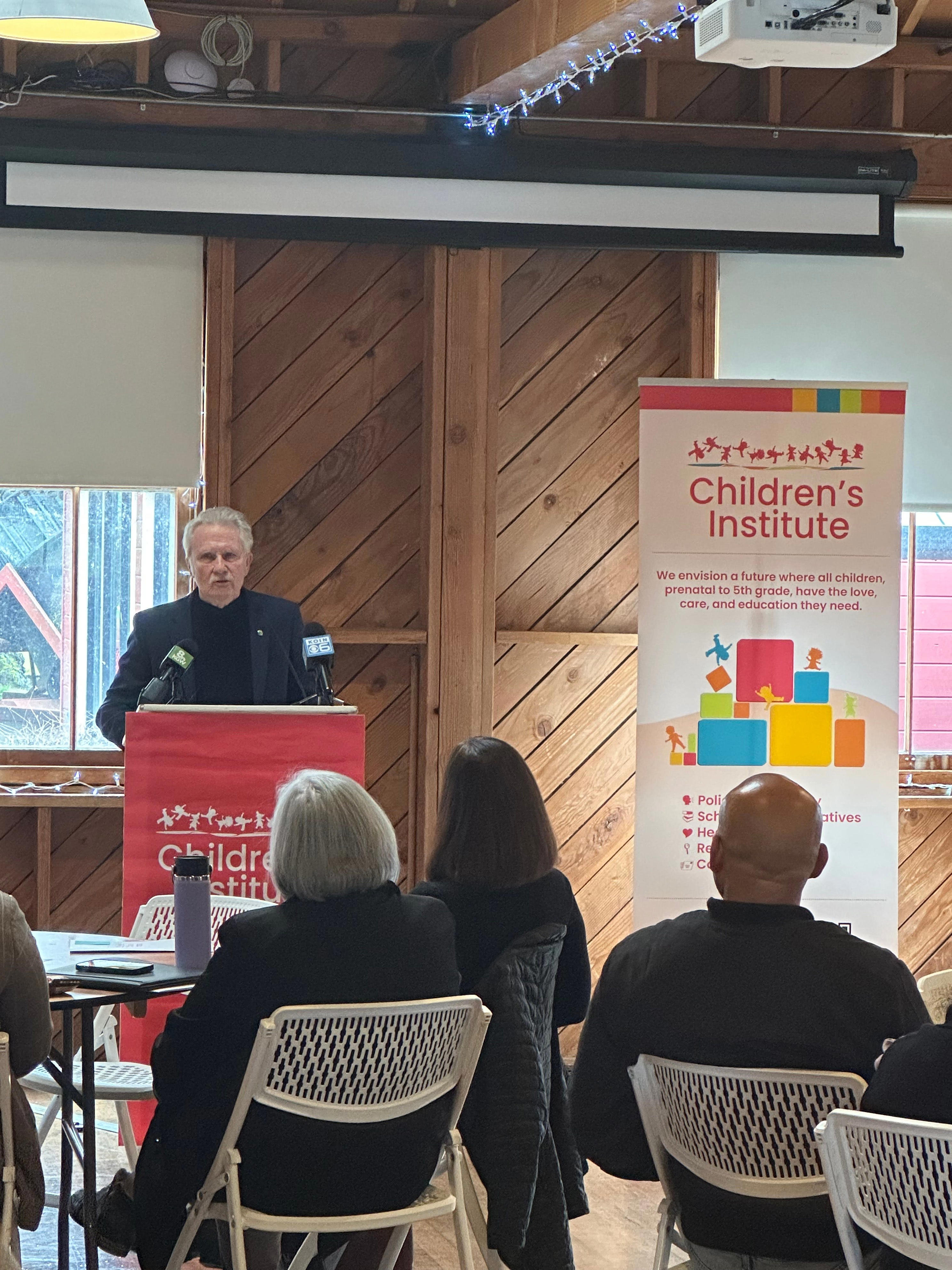 Former Oregon governors, advocates push for legislation to support ...