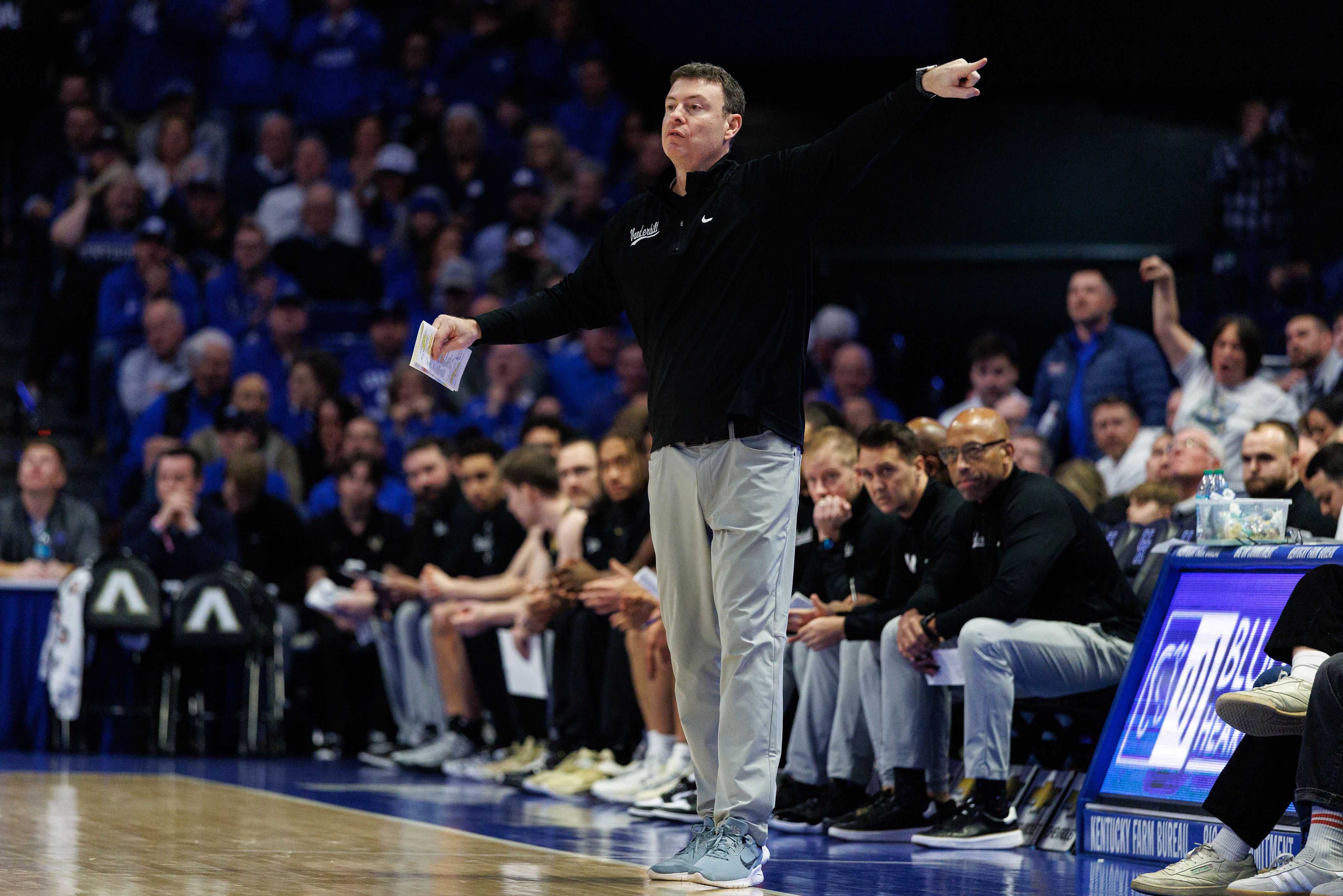 Why Vanderbilt basketball has struggled on the road in 2025, leading to ...