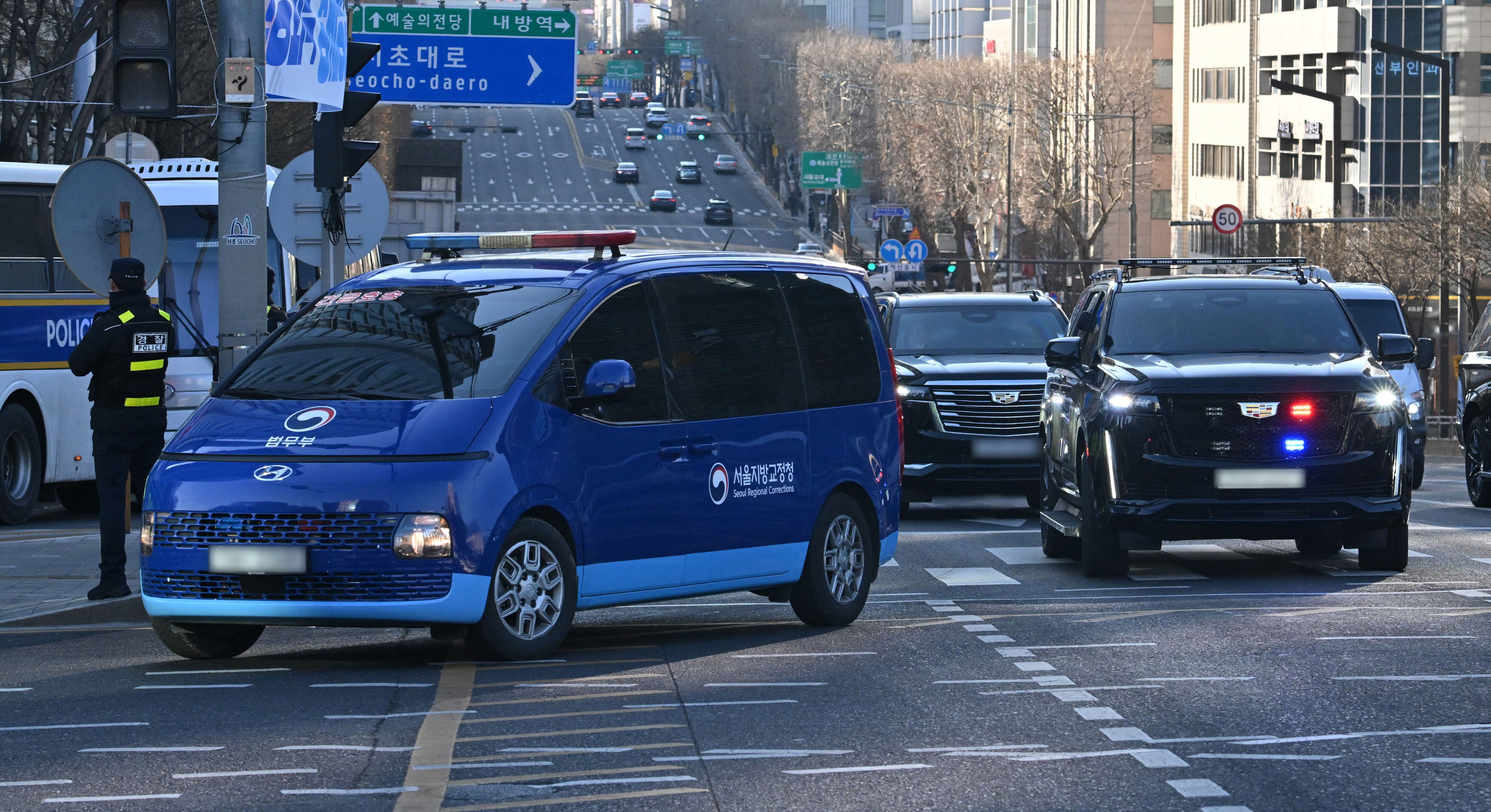 尹 대통령 ‘첫 형사 재판·구속 취소 심문’ 오전 10시 시작
