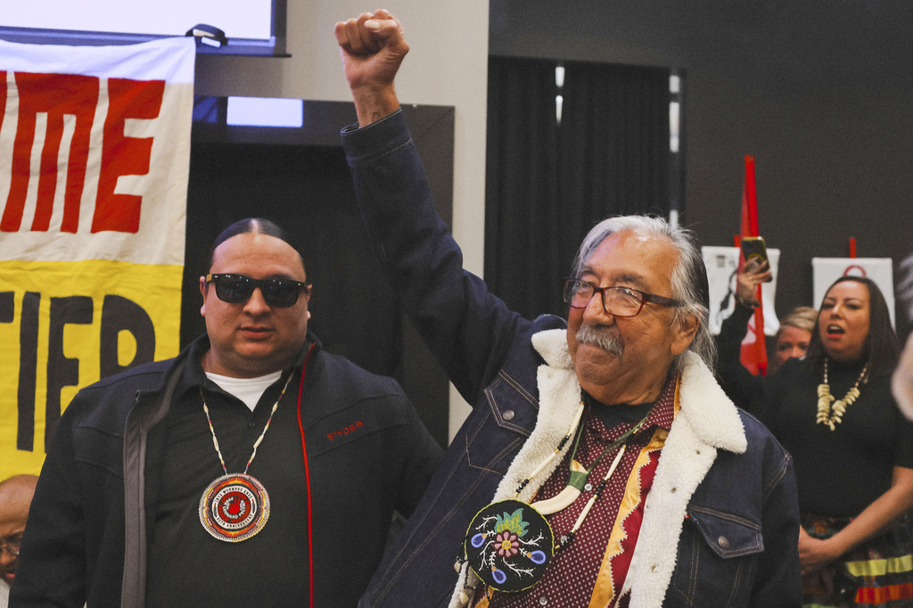 Native American activist Leonard Peltier, freed from prison, is ...