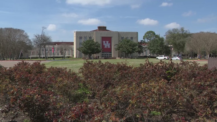 'This is not an unsafe environment' | UH leaders address campus safety ...