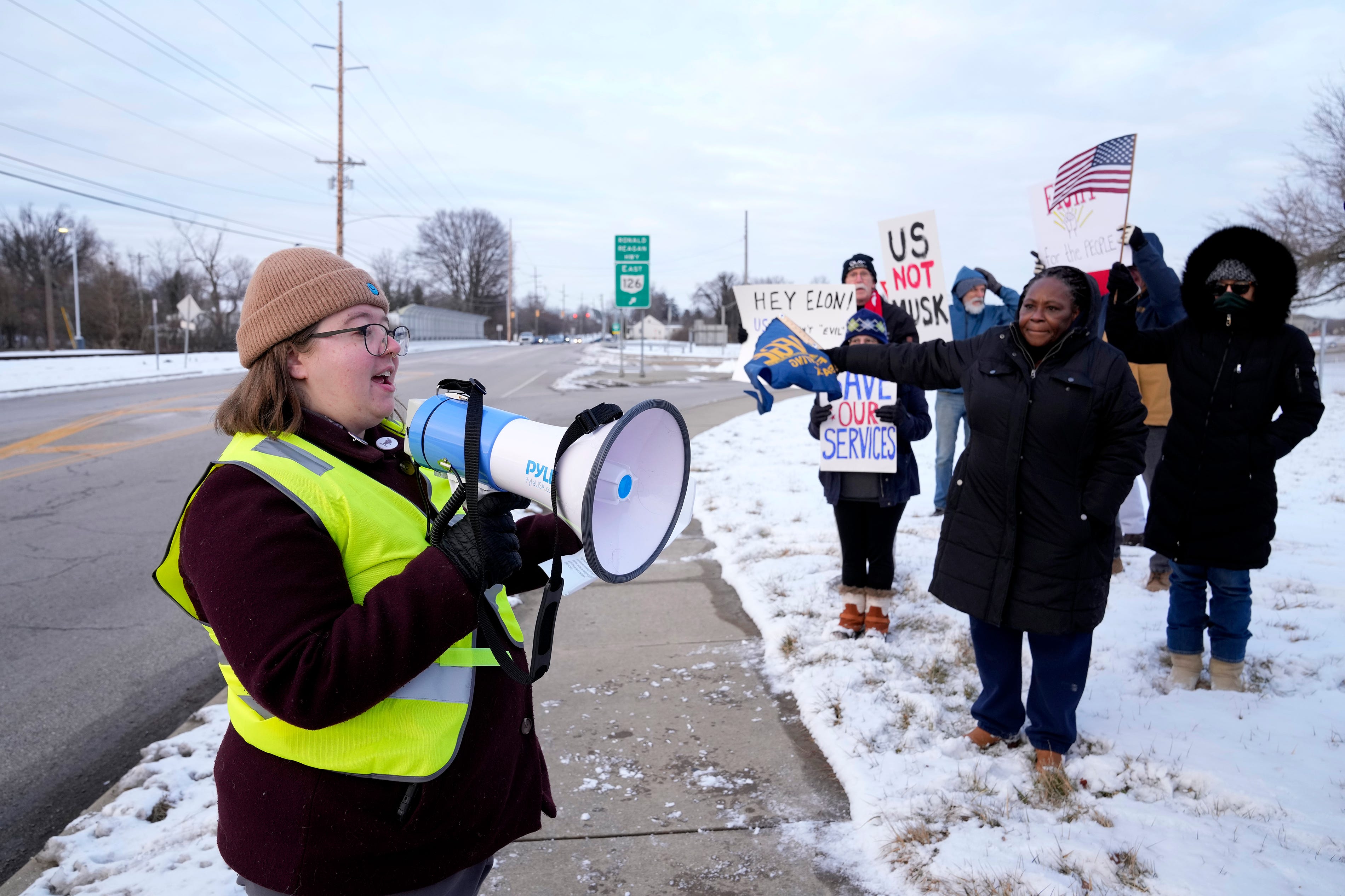 'Stop Musk!' Cincinnati federal workers oppose job cuts at Tesla rally