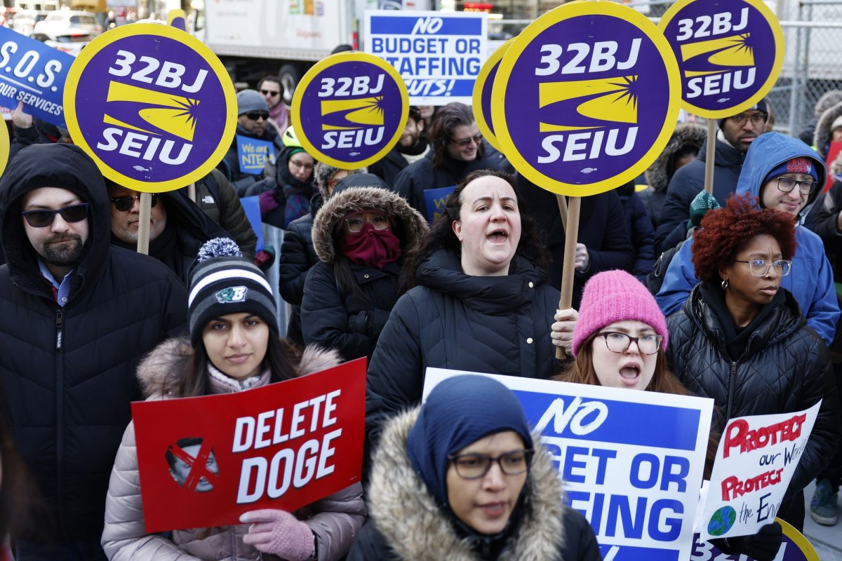 Federal workers protest DOGE in New York City