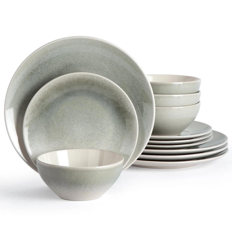 Walmart Is Selling a 'Super Pretty' $100 12-Piece Stoneware Dinnerware Set for Just $40, and ...