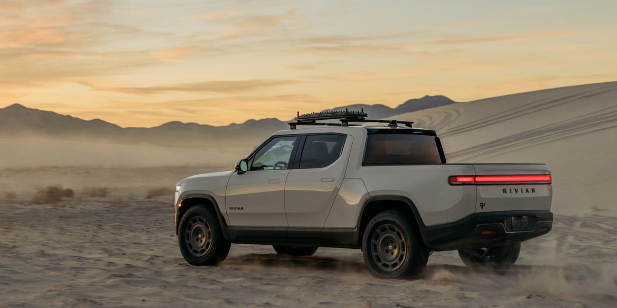 2025 Rivian R1T, R1S California Dune Editions Look Fit for the Desert