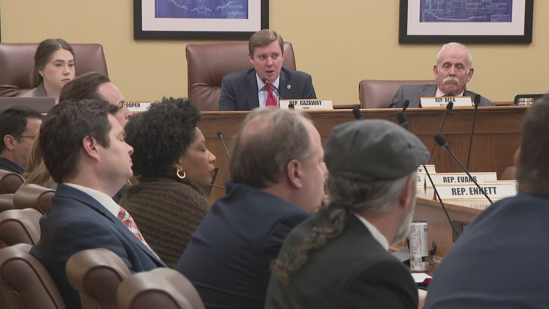 Arkansas lawmakers discuss bills despite winter weather