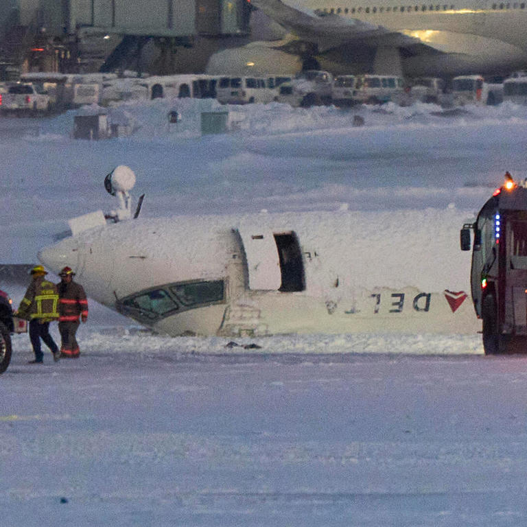 Delta offering $30K to passengers aboard flight that crashed in Toronto